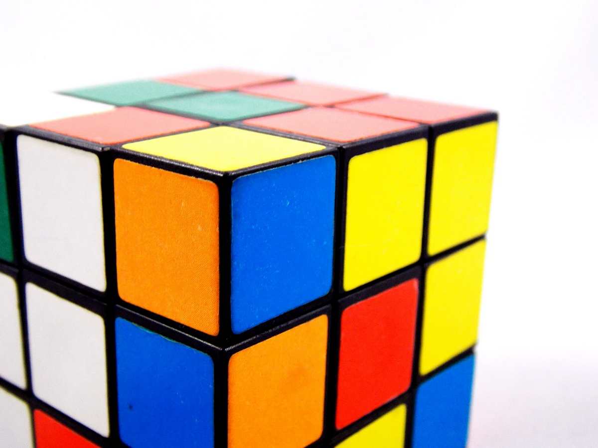 rubik-s-cube-english-listening-rocks